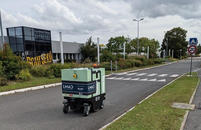 LMAD is testing an autonomous delivery robot (ADR) for parcel ...