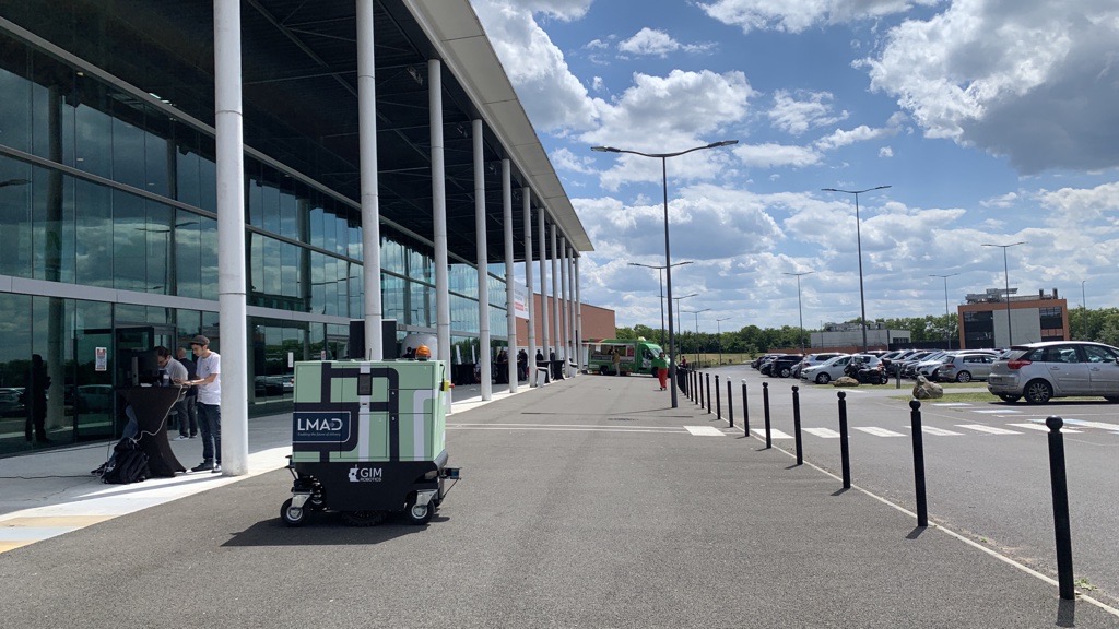 The environmental impact of last-mile deliveries: Can autonomous robots ...